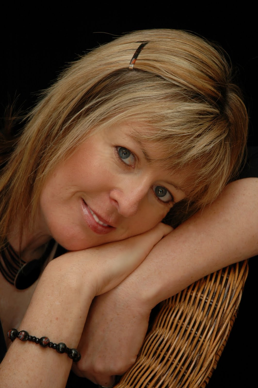 Kids' Book Review: Author Interview: Leanne Davidson